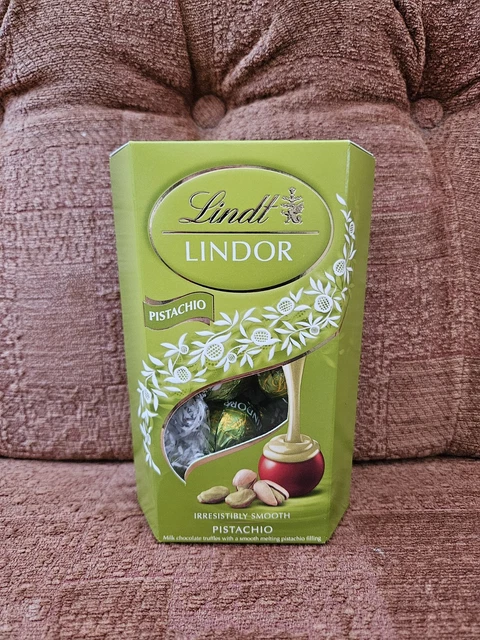 LINDT LINDOR PISTACHIO Milk Chocolate Truffles Gift Box 200gm £10.91 ...