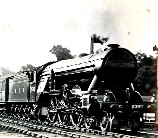 ANTIQUE TRAIN POSTCARD RPPC LNER 2582 Sir Hugo Steam Locomotive c1935 ...