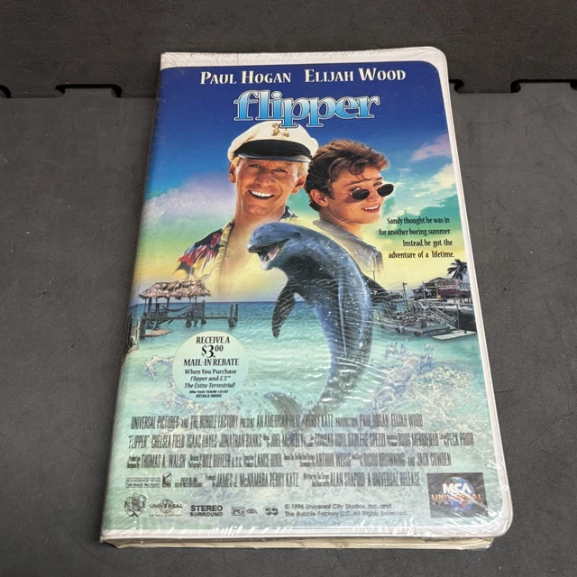 FLIPPER VHS 1996 Paul Hogan Elijah Wood Family Adventure Dolphin Movie ...