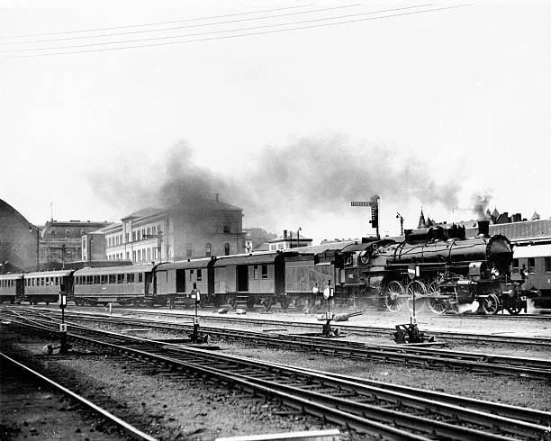 MAV 301 CLASS 4-6-2 'Pacific' Steam Locomotive No 301,009 1929 OLD ...
