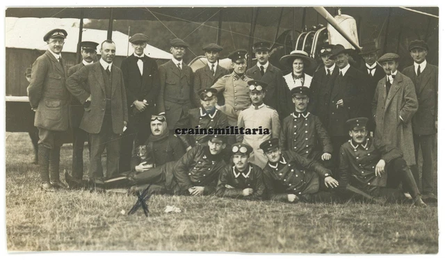 ORIG. FOTO JAGDFLIEGER Pilot Fritz Rumey mit Offiziere Hund vor ...