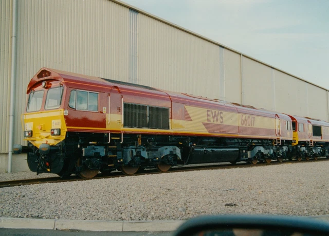 RAILWAY PHOTOGRAPH Class 66 66017 Newport Docks 1/11/98 on import £2.75 ...