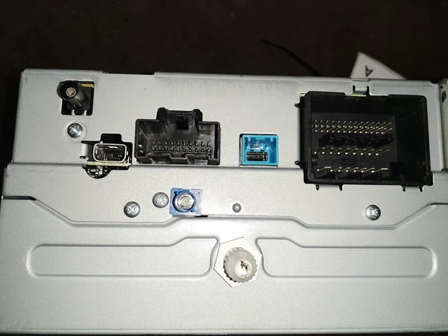 HOLDEN COMMODORE STEREO/HEAD Unit Head Unit, Sat Nav Type (Non Cd), Vf ...