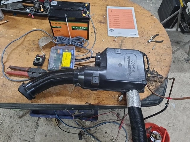 CARAVAN / MOTORHOME Boat. Truma Trumatic E2400 Blow Heater 37111-21 £ ...