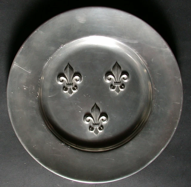 GRANDE ASSIETTE IRRMANN en ETAIN pur FLEUR de LYS LIS CHATEAU ROI royal ...