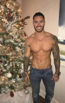 SHIRTLESS MALE BEEFCAKE Beautiful Muscular Jock Christmas Tree PHOTO ...