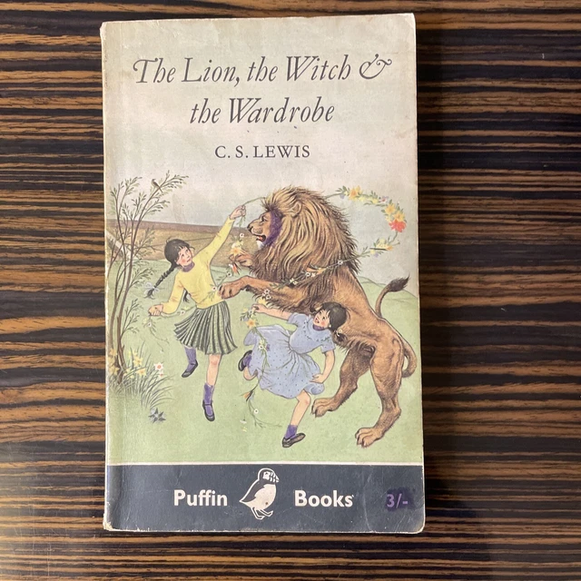 PUFFIN BOOKS THE Lion The Witch and The Wardrobe CS Lewis Paperback ...