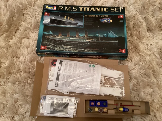 REVELL RMS TITANIC MODEL KIT 1/570 +1/1200 with Paints 05705 £14.99 ...