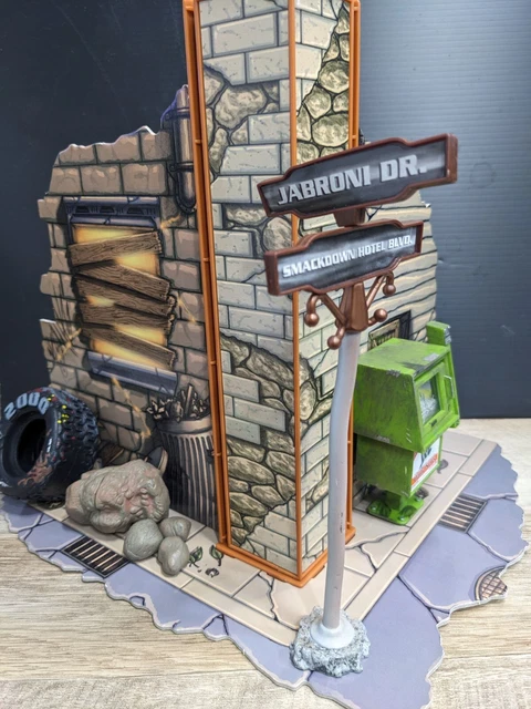 WWE PROP BOX Back Alley Street Fight Grapple Gear & Diorama Jakks ...