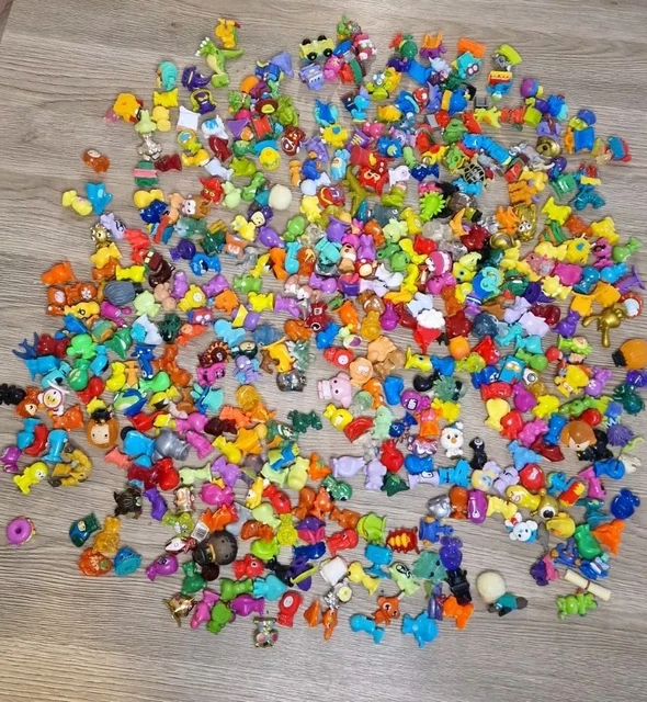 HUGE BUNDLE OF Crazy Bones / Moshi Monster / Superzings And Others £40. ...