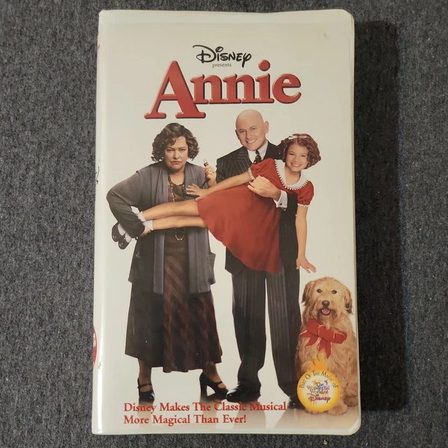 ANNIE (VHS, 2000) Walt Disney Home Video Kathy Bates Victor Garber EUR ... ANNIE (VHS, 2000) Walt Disney Home Video Kathy Bates Victor Garber EUR ...