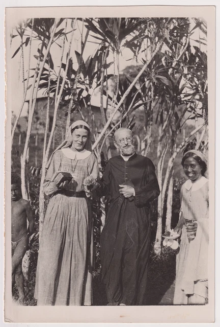 OCEANIA PAPUA NEW Guinea Kubuna MISSIONARIES Named* Vintage c.1945/50 £ ...