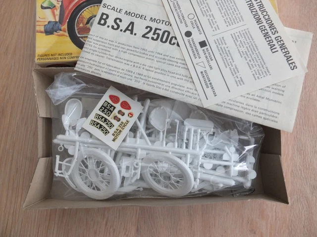 AIRFIX 03480 - BSA 250cc C15 MOTORCYCLE - 1/16 SCALE MODEL KIT £74.99 ...