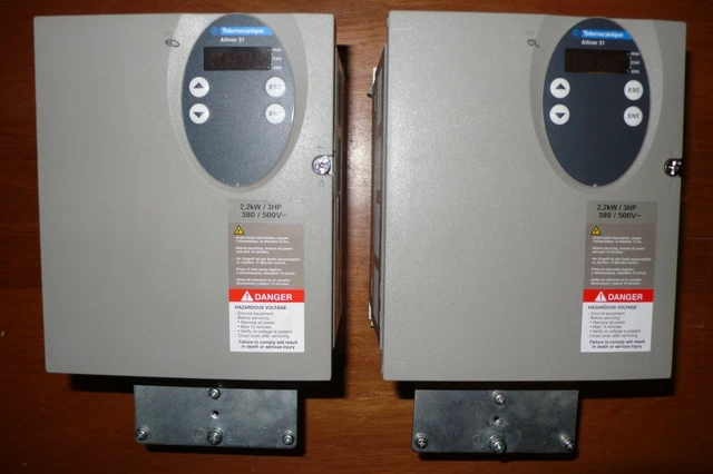 VARIATEUR VITESSE TRIPHASE 380V 2,2Kw Schneider Electric, Atv31Hu22N4 ...