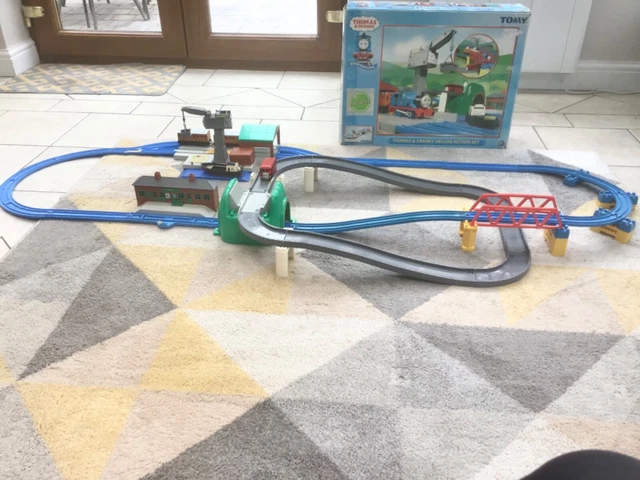 THOMAS THE TANK Engine Thomas & Cranky Deluxe Action Set Road Rail ...