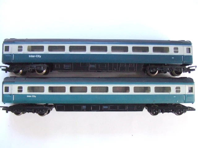 PAIR OF HORNBY BR Mk3 InterCity 125 Coaches - 00 Gauge. R439 blue/grey ...