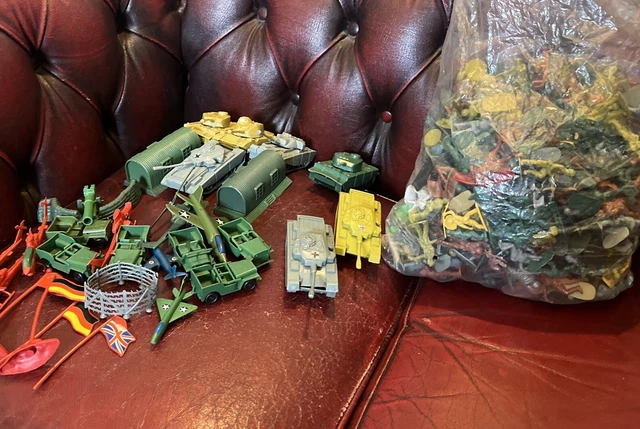 MASSIVE WW2 PLASTIC soldiers German Tanks British USA cowboys Hong Kong ...