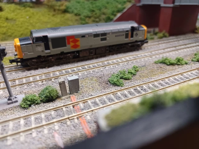 N GAUGE CLASS 37 railfreight distribution. £73.47 - PicClick UK