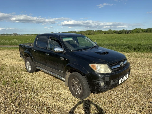 2008/08 3.0D4D TOYOTA Hilux Invincible D/Cab £3,495.00 - PicClick UK