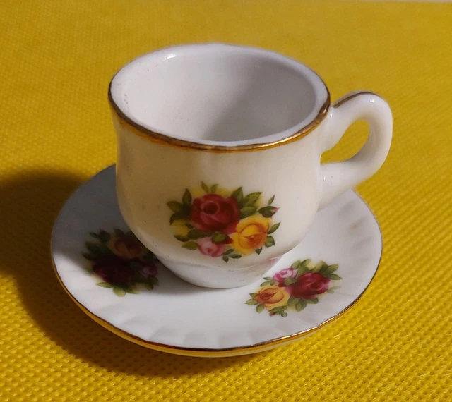 VINTAGE MINI ROYAL ALBERT OLD COUNTRY ROSES TEA CUP & SAUCER SET Gold ...