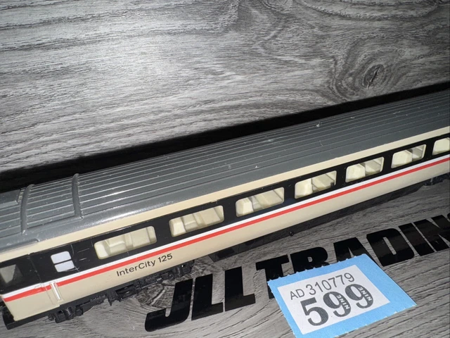 HORNBY R434 - BR Beige/Grey INTERCITY Mk3 OPEN COACH 42251 (8 Window) £ ...