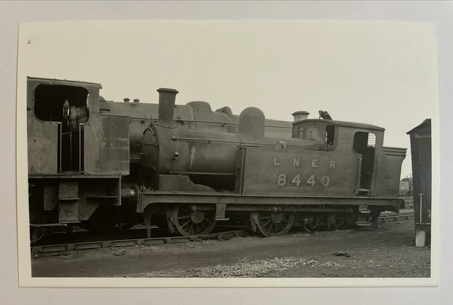 LNER RAILWAY LOCOMOTIVE PHOTOGRAPH LNER 8440 York Shed C673 £2.99 ...