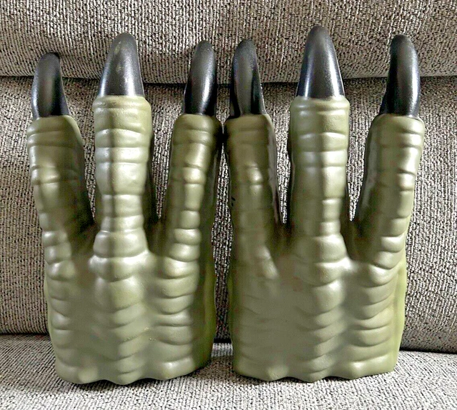 JURASSIC WORLD OFFICIAL VELOCIRAPTOR Dino Green Costume CLAWS Hands ...