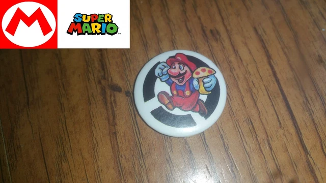 SUPER MARIO NINTENDO Pin Badge Holding Mushroom Jumping EUR 3,83 ...