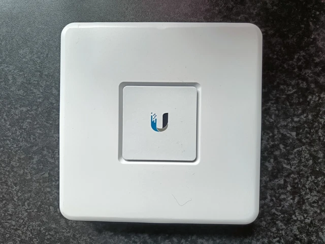 UBIQUITI USG UNIFI Security Gateway (USG-3P) Router Firewall VPN ...