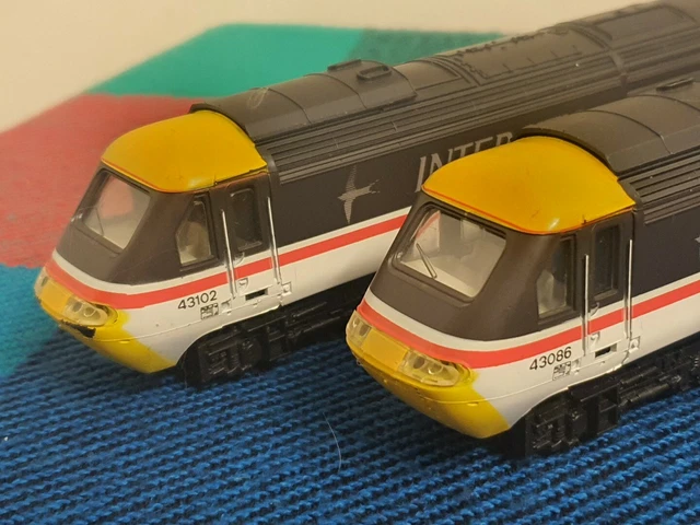 HORNBY CLASS 43 HST Intercity 125 ‘Swallow’ Livery 43102 & 43086 £54.99 ...