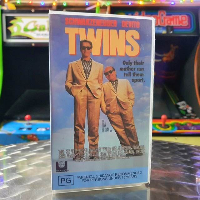 TWINS - ARNOLD Schwarzenegger, Danny Devito - VHS Movie Video Tape $7. ...
