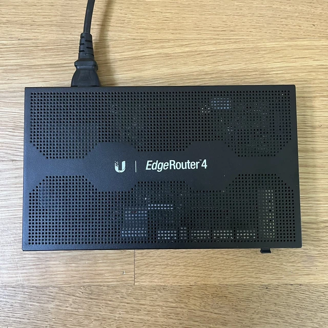 UBIQUITI ER-4 EDGEROUTER 4 Port Gigabit Router AC adapter included $99. ...