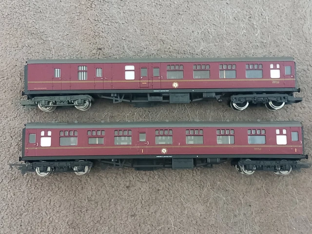 2 X HORNBY Harry Potter Hogwarts Express Mk1 Coaches. OO Gauge. £24.99 ...