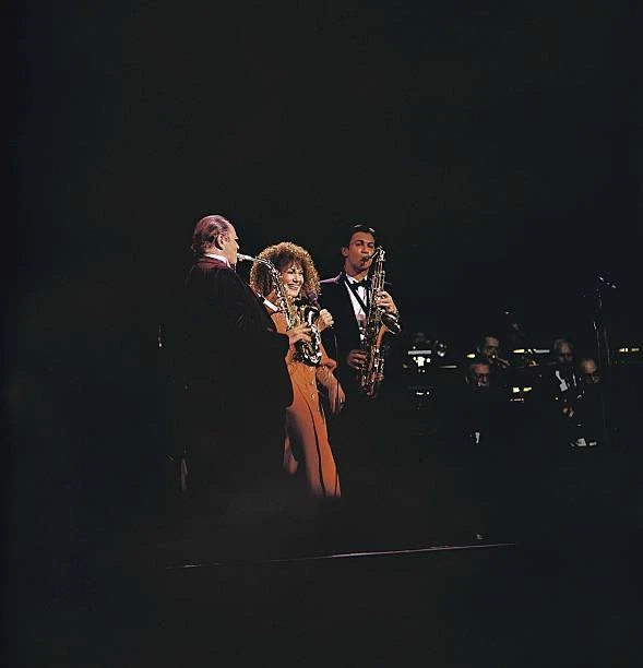 ENGLISH SINGER CLEO Laine Performs Live On Stage 1990 Singer Music OLD ...