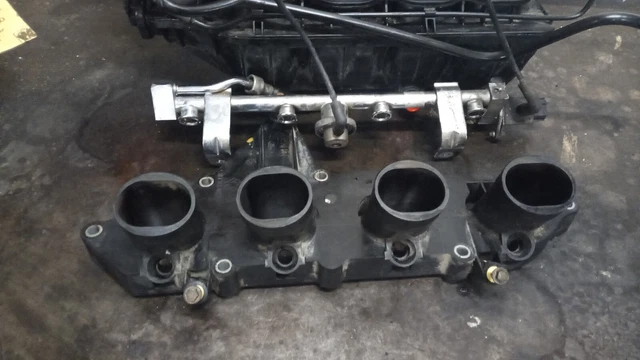 FORD FOCUS ST170 inlet manifold Upper And Lower Plus Injector Rail £100 ...