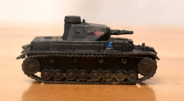 1/144 TV/OVA VERSION des "Girls und Panzer" Anglerfish Team IV Type D ...