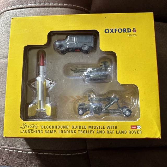 RAF LAND ROVER Bloodhound Guided Missile & Trolley 1:76 Scale Oxford ...