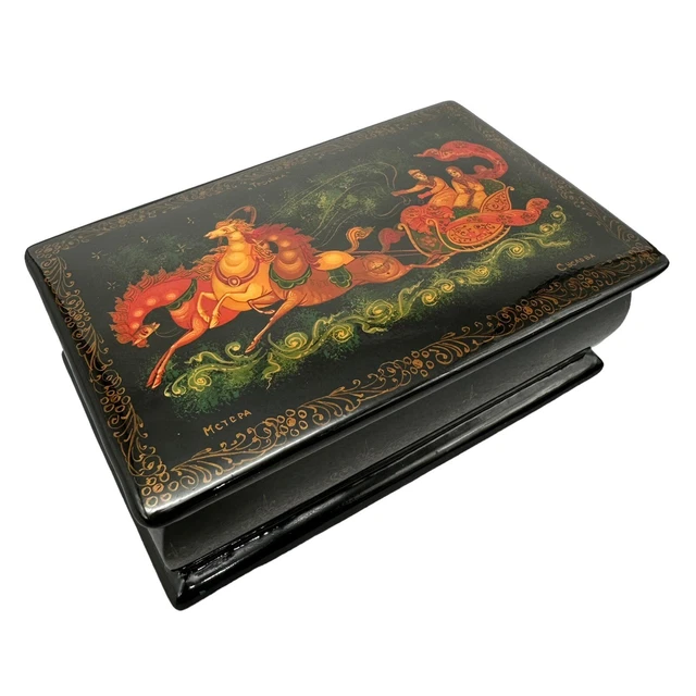 VTG RUSSIAN PALEKH Miniature Lacquered Trinket Box Troika Signed Mctepa ...