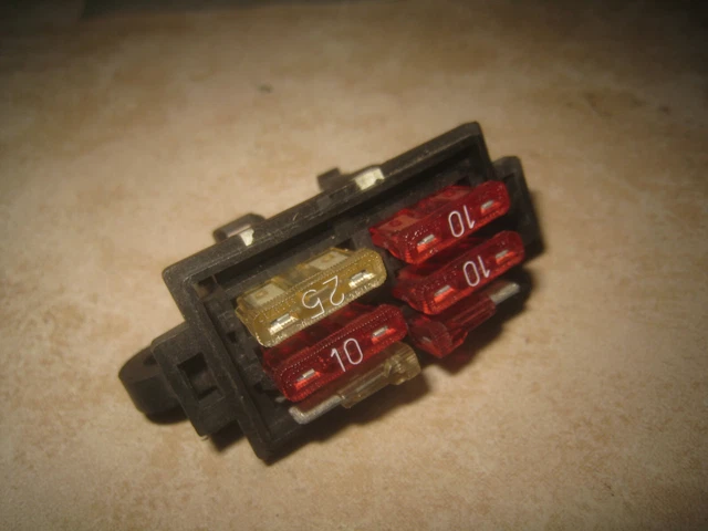 VX 800 VS51B Boîte à Fusibles Fusible Boite 36740-34C01 EUR 20,07 ...