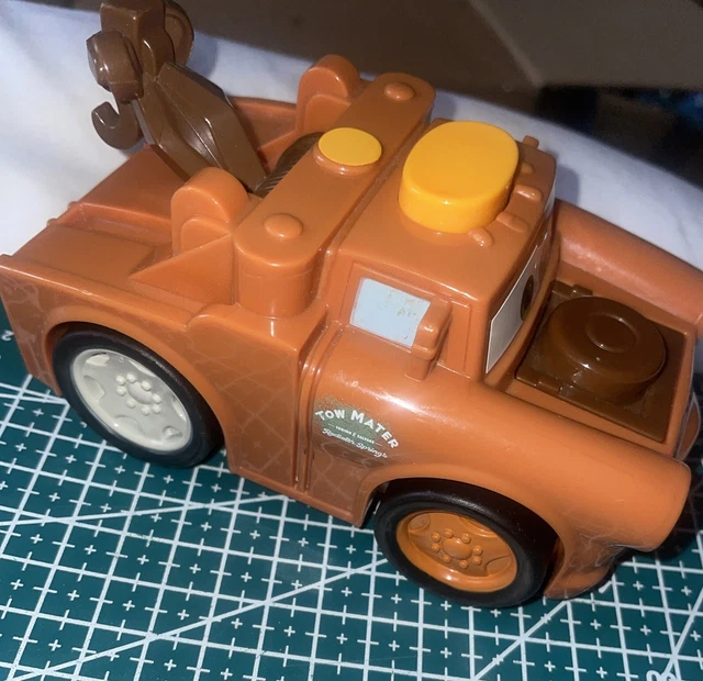 DISNEY PIXAR CARS TOW MATER Tow Truck Talking Flashlight Fisher Price £ ...