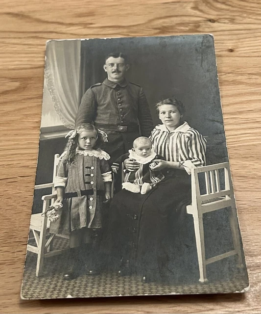 WW1 GERMAN SOLDIER With His Wife & Family. Weimar Studio Portrait ...