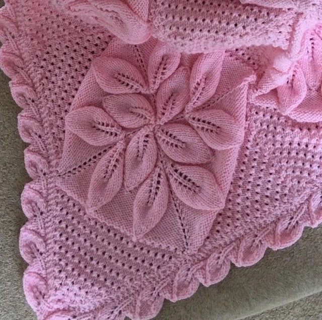 BABY TRADITIONAL BLANKET/PRAM Cover Knitting Pattern Roses and Leaves ...