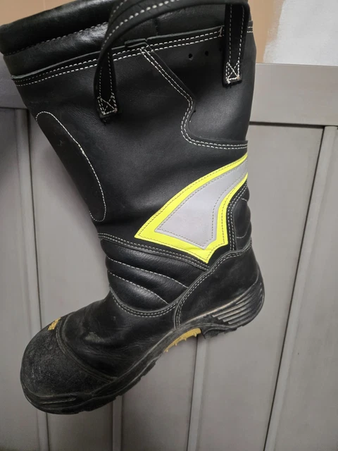 GLOBE SUPREME PULL On Firefighter Boots - Size 9 $150.00 - PicClick CA