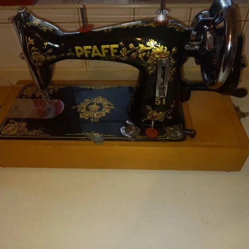 VINTAGE PFAFF 51 Hand Crank Sewing Machine £80.00 - PicClick UK