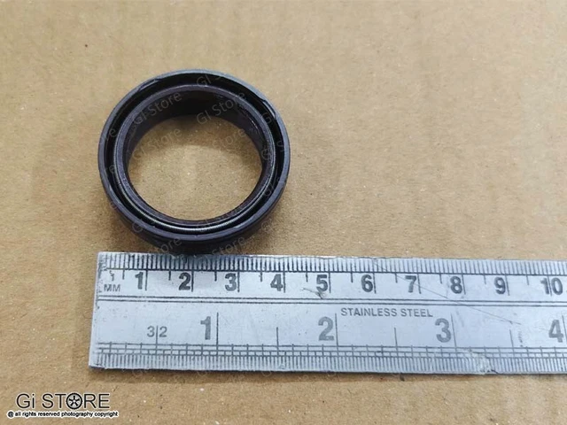 TRANSMISSION GEAR BOX Rear Case Oil Seal 24780-83010 For Suzuki Samurai ...