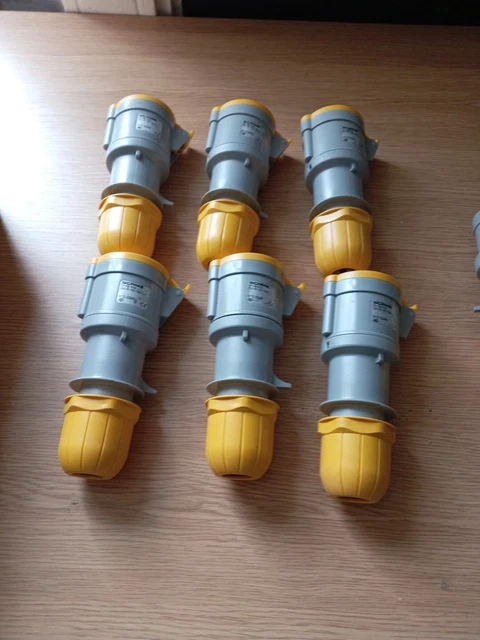 32 Amp Socket Job Lot Of 6 And Some Other S Of Similar Please See