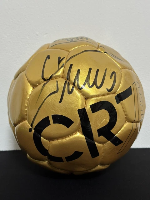 CRISTIANO RONALDO BALL Hand Signiert CR7 Museum EUR 199,99 - PicClick DE