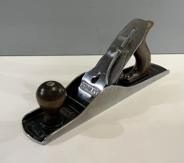 VINTAGE STANLEY NO 5 SMOOTHING PLANE WITH BEECH HANDLES MADE IN ENGLAND ...