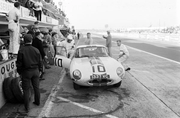 BRIGGS CUNNINGHAM & Roy Salvadori, Jaguar E-type Lightweight 1962 Old ...