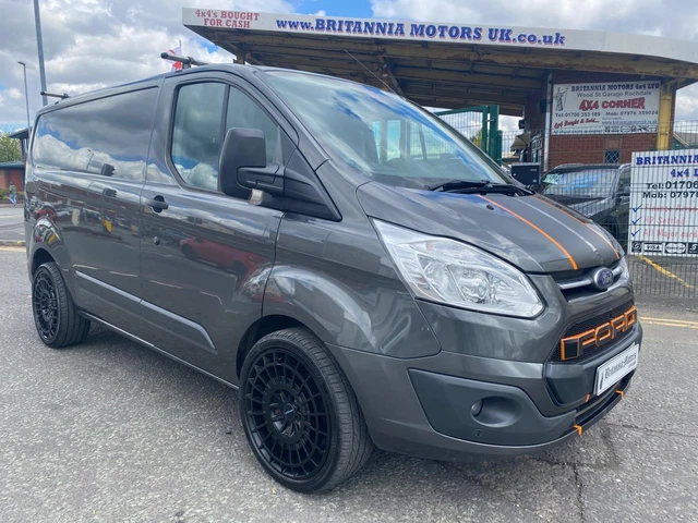 2017 FORD TRANSIT Custom 2.0 TDCi 130ps Low Roof Trend Van PANEL VAN ...